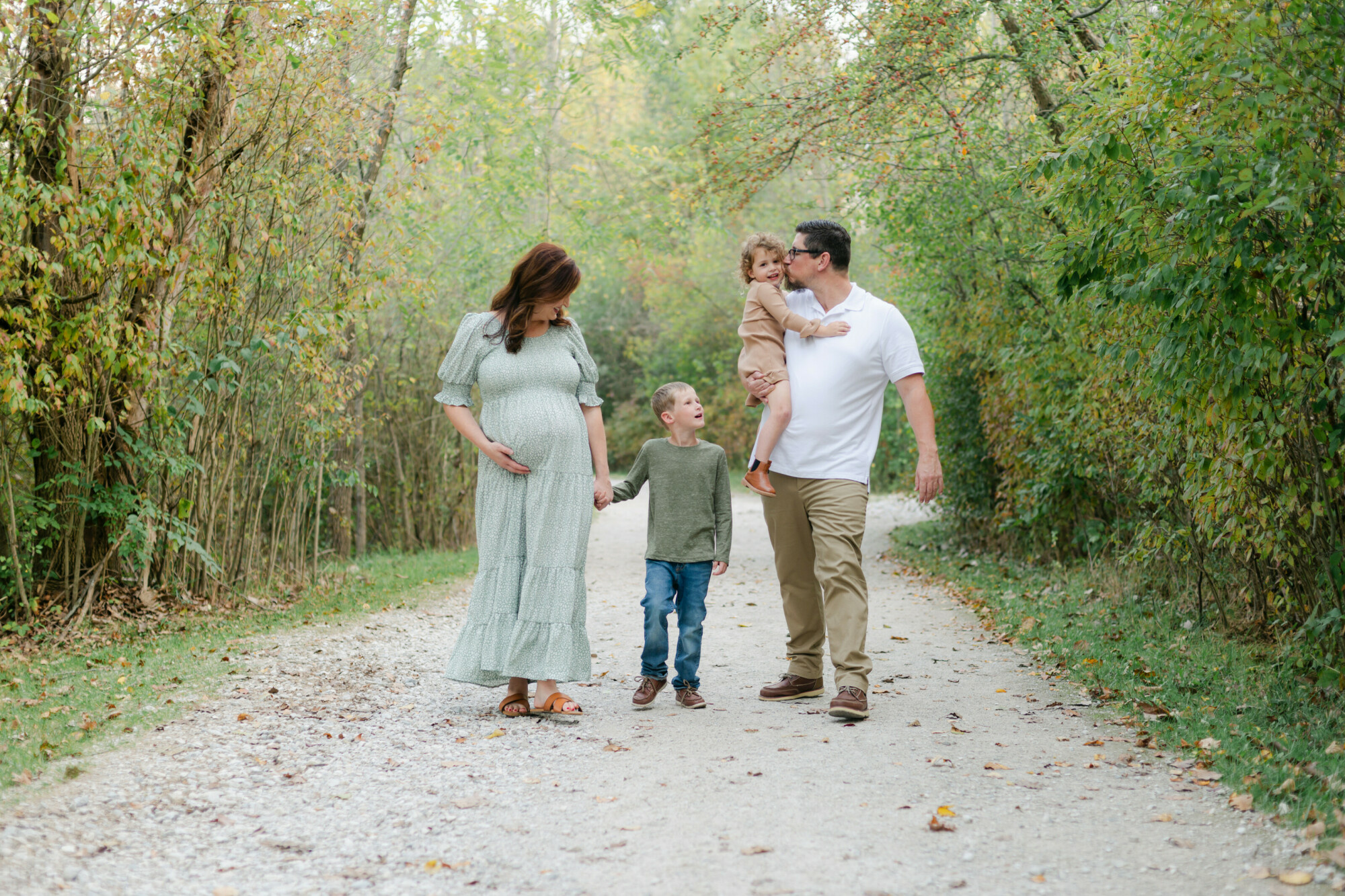 How to Make Family Photos Fun - darciekaylee.com